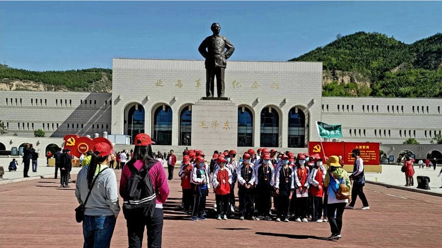 延安孕育了伟大的延安精神,到延安重温红色记忆,接受精神洗礼。