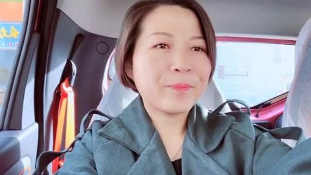 80后宝妈新买的宝骏新能源电动汽车,今天上路开一下试试感觉...