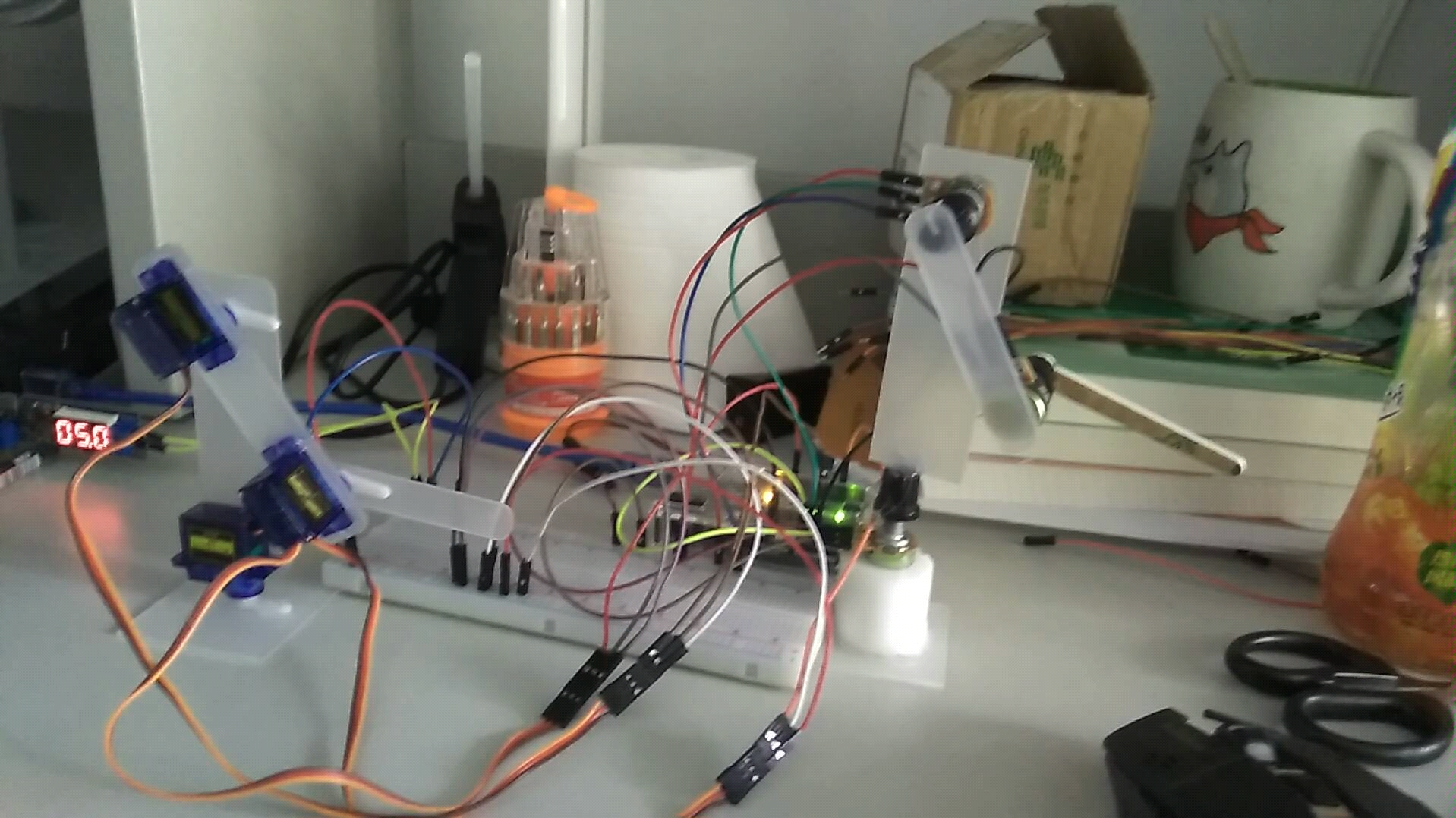 基于arduino实现的可记忆同步机械臂(同步部分)