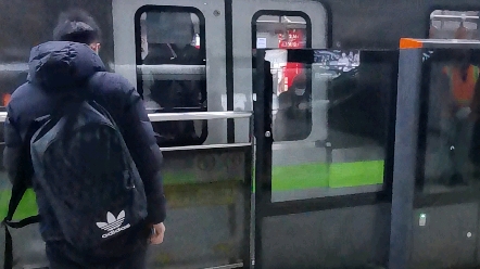 【上海地铁】2号线南京东路电动栏杆与新半高安全门运行实况