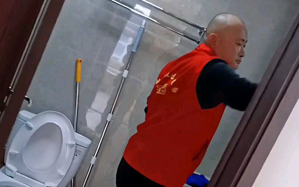 ...只要按服务流程做,对自己必须有极致的要求,用心服务,就会赢得客户...