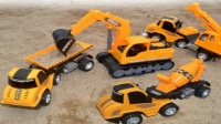 小型挖掘机视频表演大全 玩具车挑战赛 儿童工程车