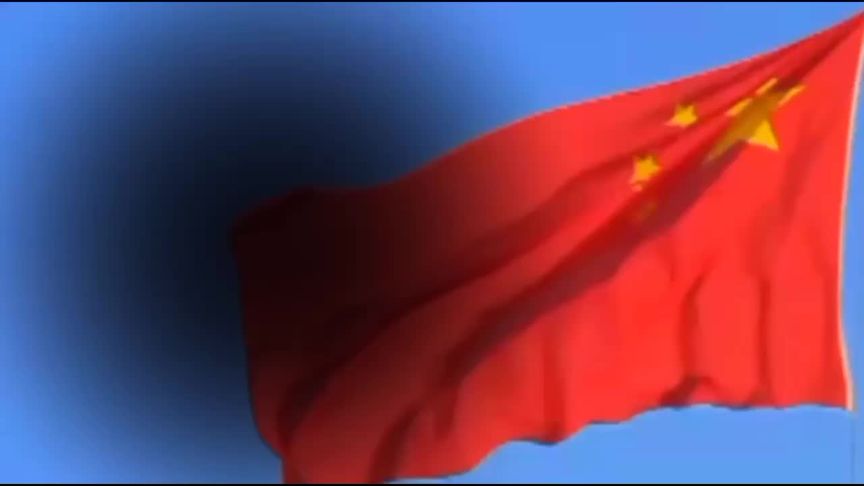 记录一下小家伙的第一次升旗仪式,棒棒哒!姿势还是挺标准的哦ߑ