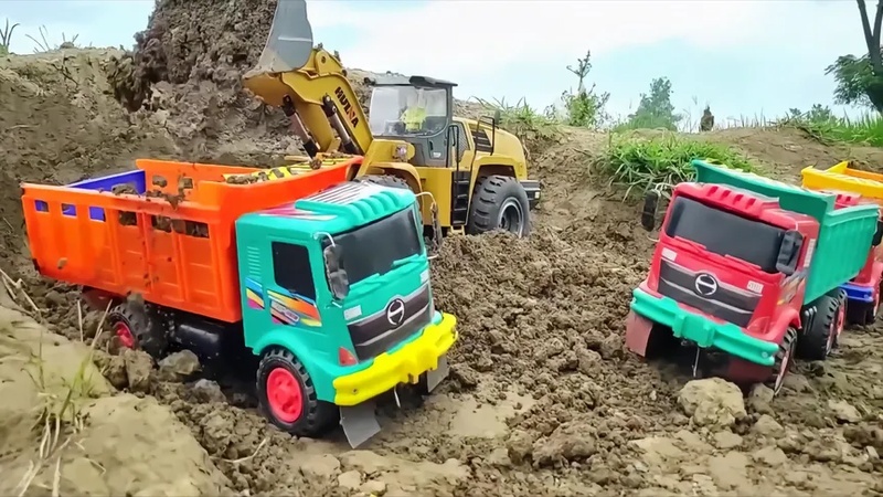 彩色自卸卡车模型玩具运输建筑材料