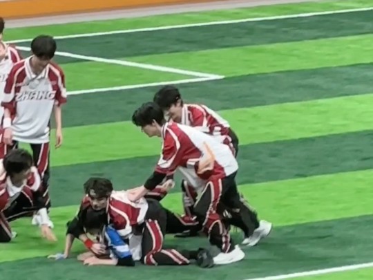 【TF家族澳门运动会撕名牌】张哥看呆,丁程鑫扑倒朱志鑫,不是你们...