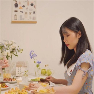 白小桃来喽 