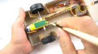 手工牛人用纸板制作一辆导弹发射车(铅笔架)
