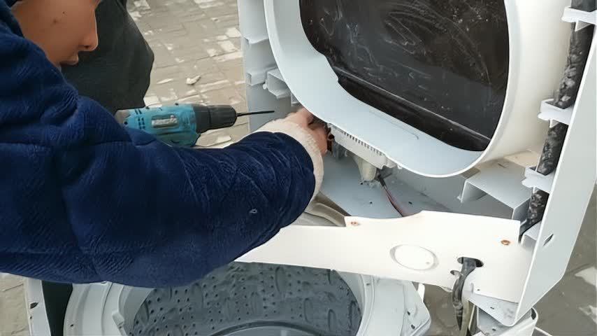 全自动洗衣机不脱水,90%以上都是.