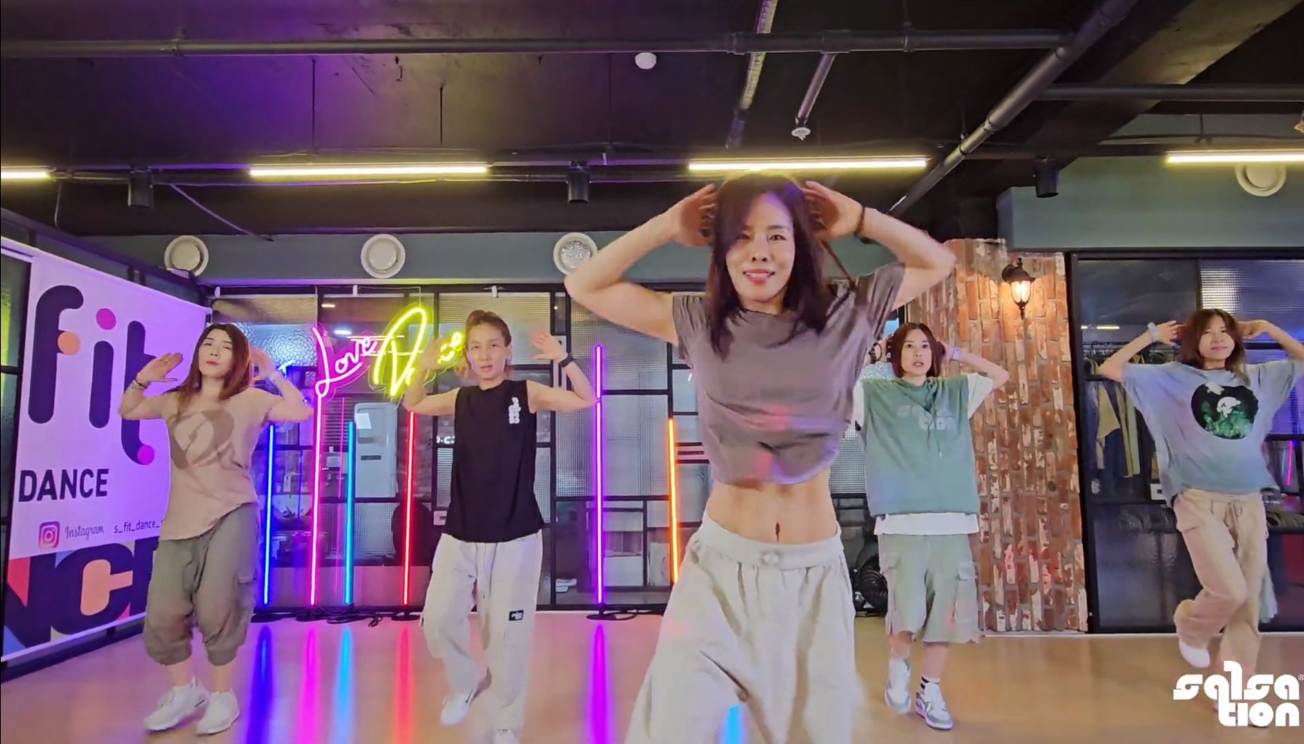 夏季甩脂大作战你准备好了吗?跟着小姐姐高效燃脂!