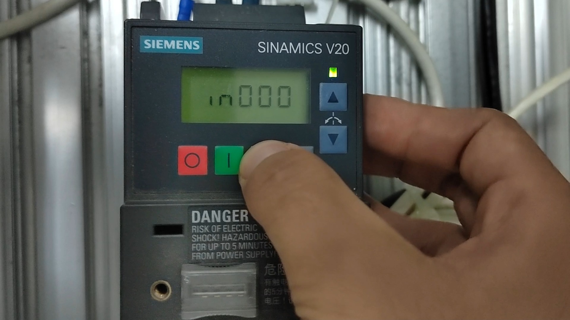西门子V20变频器如何调试参数实现端子控制