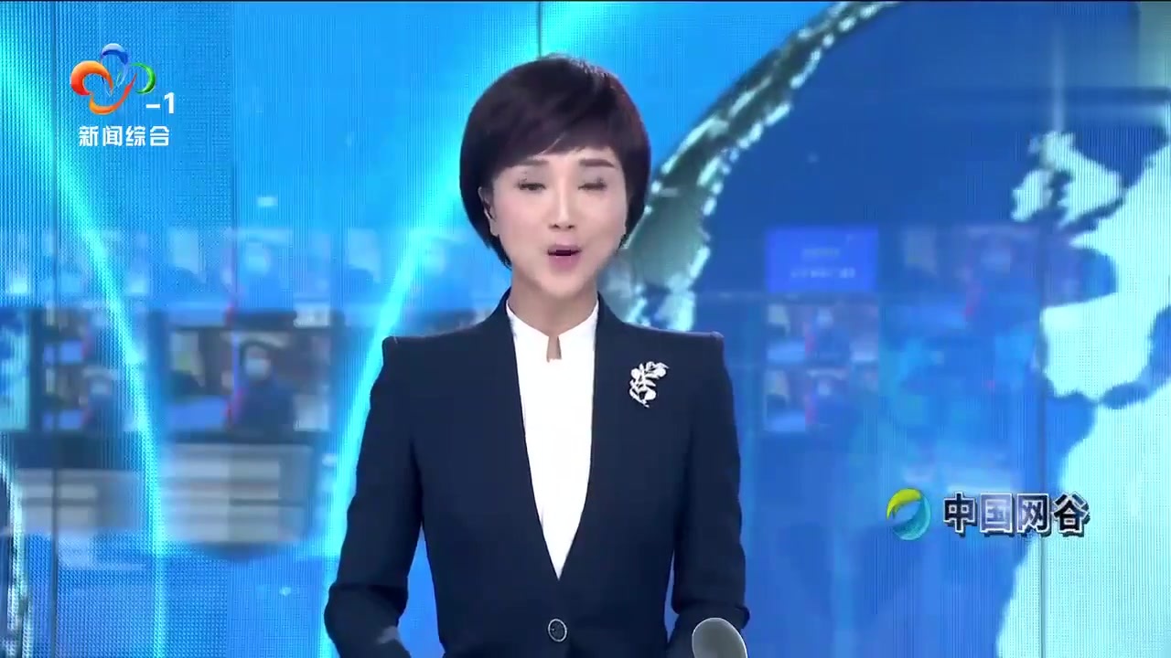 沙湖大道跨徐东大街立交工程完成钢箱梁顶推施工