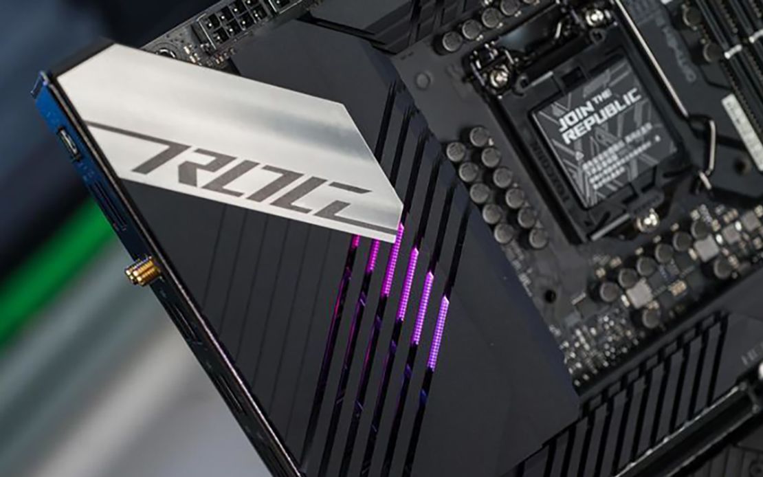 面对最后的14nm 主板竟敢这么堆料?华硕ROG M13H开箱