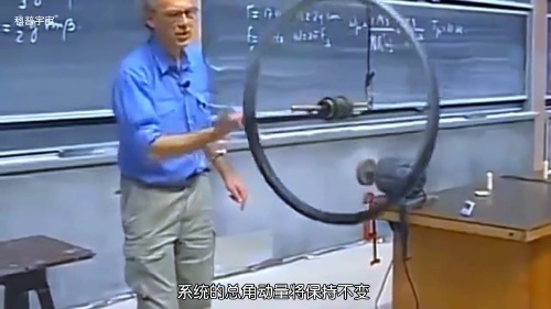 探索神秘物理现象:从简单实验揭开角动量守恒的真相