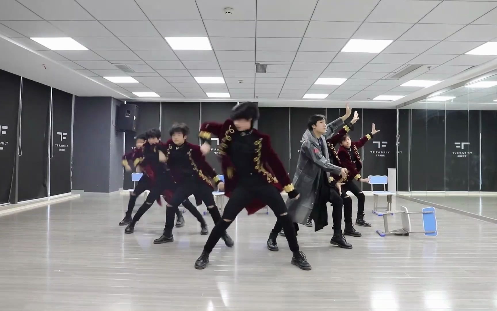 【TF家族三代练习生】《Revolution》练习室联排版