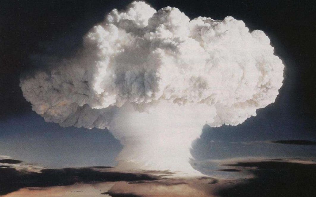 只看录像就能估算原子弹爆炸产生的能量?一个简单而又神奇的物理方法