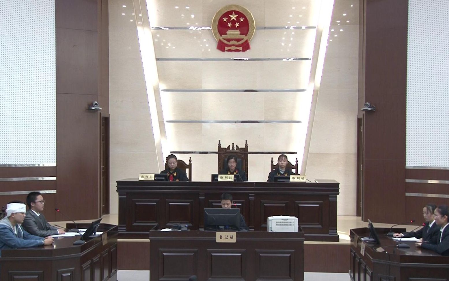 模拟法庭——格尔木市第三中学九(9)班