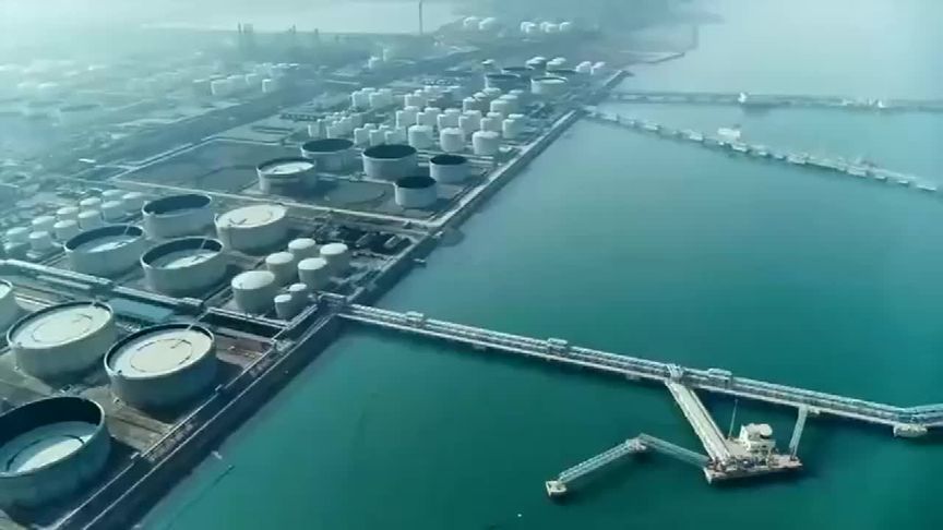 管道因压力发生变形爆炸,百米外楼房被掀翻