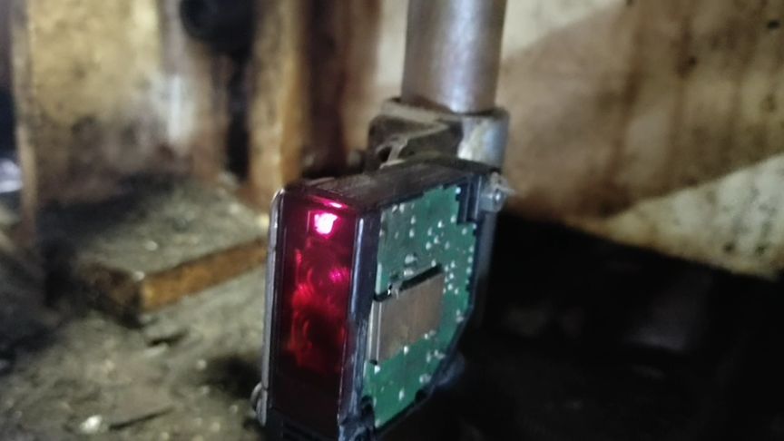 变频器在打到手动时能正常运行,但转换到外接自动运行不运行了