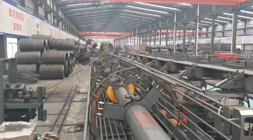 数控钢筋笼滚焊机,全自动上料、焊接,真的是省时省力省钱啊～努力...