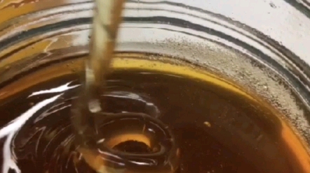 蜂蜜怎么喝最好,我会选择加入到茶叶水中或者是纯牛奶里面。这样喝...