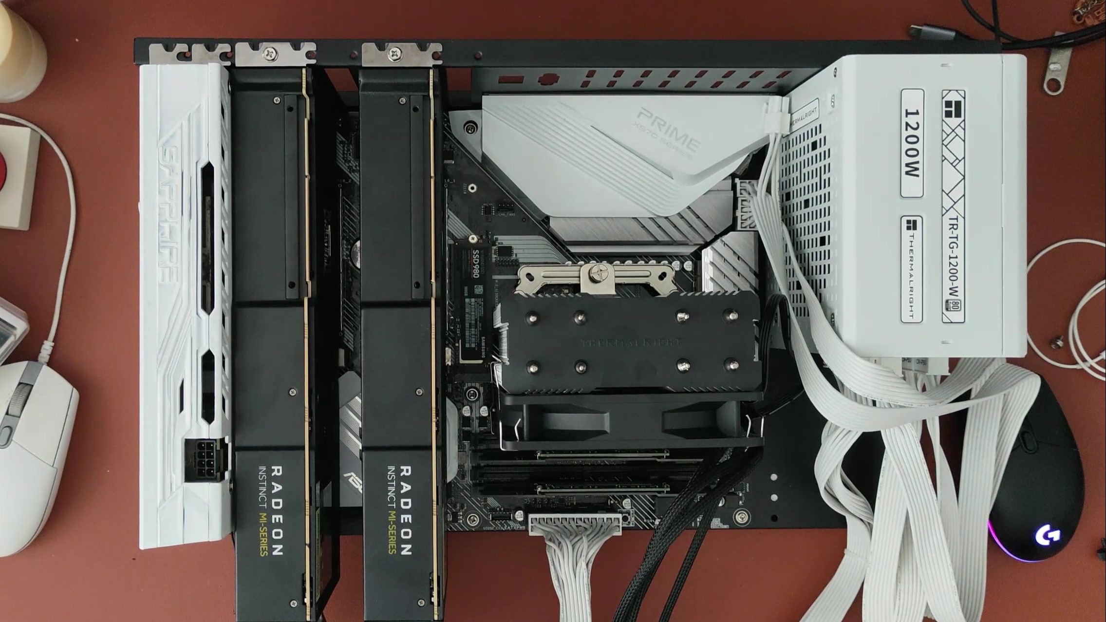 【装机实录】双 MI50 32G + RX580 联合点亮全过程|适配/供电/启动全...