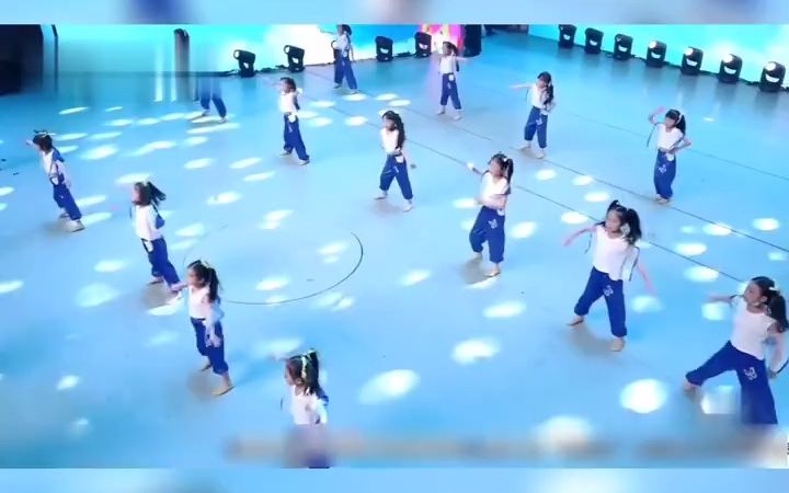 幼儿园毕业季舞蹈《再见朋友》ߔ�幼儿园毕业季舞蹈《再见朋友》✨...
