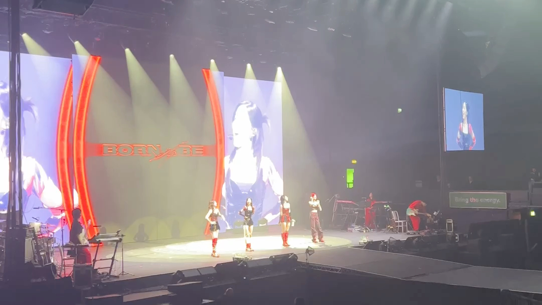 itzy 伦敦演唱会开场 自摄 饭拍
