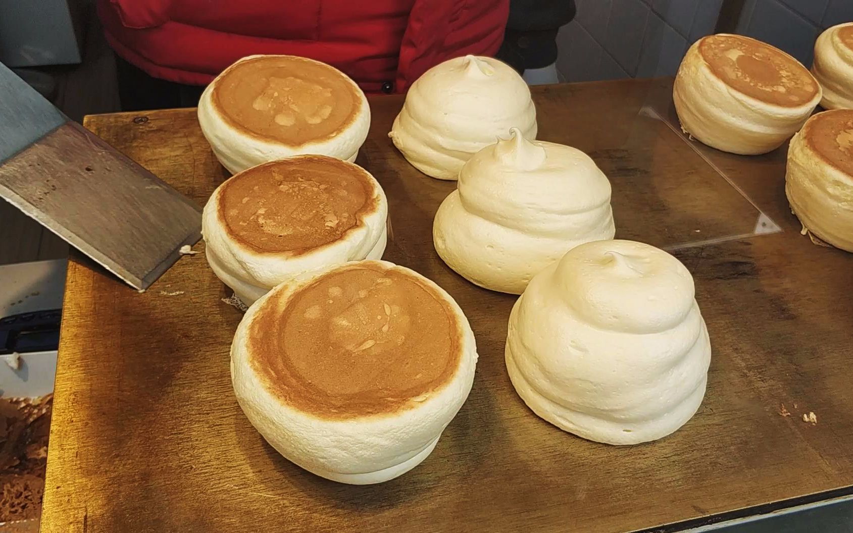 最近火爆街头的网红舒芙蕾,30元一个,吃第一口就感觉有点被坑了