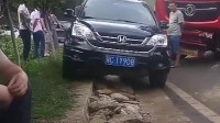 看看老司机的操作，本田CRV最经典了！