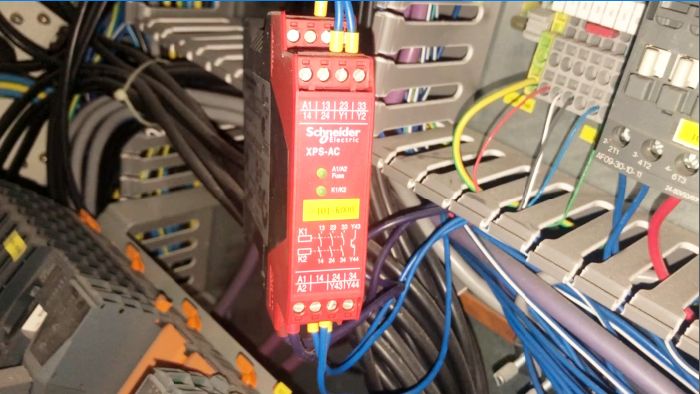 安全继电器在工业控制中应用非常广泛,安全继电器是怎么回事?