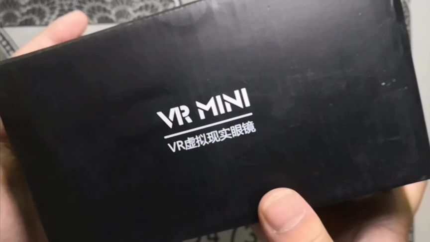 VR眼镜,其实就两块放大镜