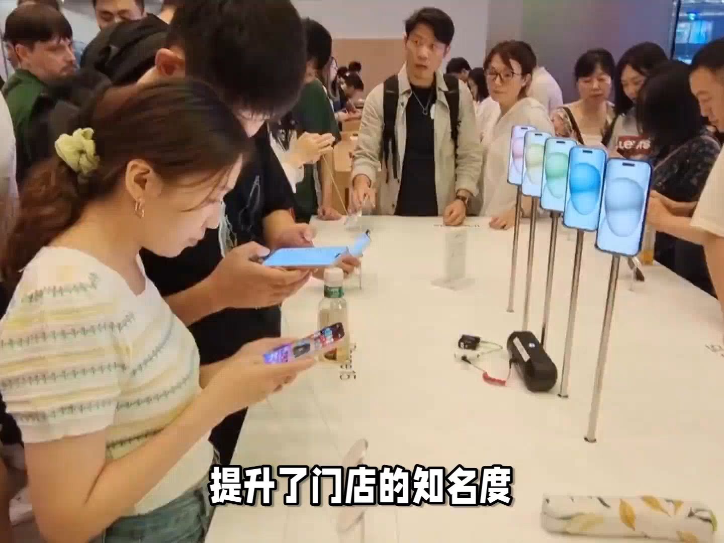 家居装饰门店开展扫码抽奖活动,客流量涌入如潮水!