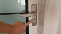 卫生间门反锁了，打不开？教你一招，不用钥匙也能开门