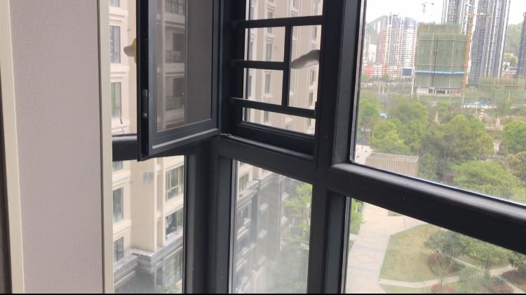 108断桥铝纱窗一体内外平齐的,9个平方要多少钱,看看值吗