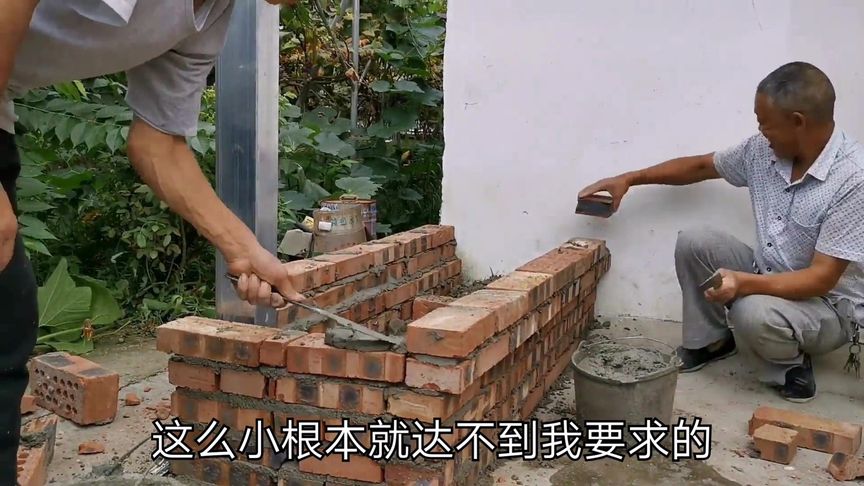 农家小院改造13天土灶台的搭建动工小木屋的地台骨架也已搭好