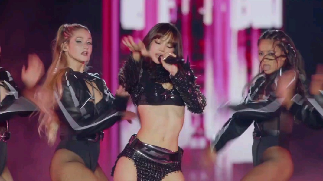 Lisa2024维密秀开场表演《rockstar》和《moonlitfloor》完整版 #2024...