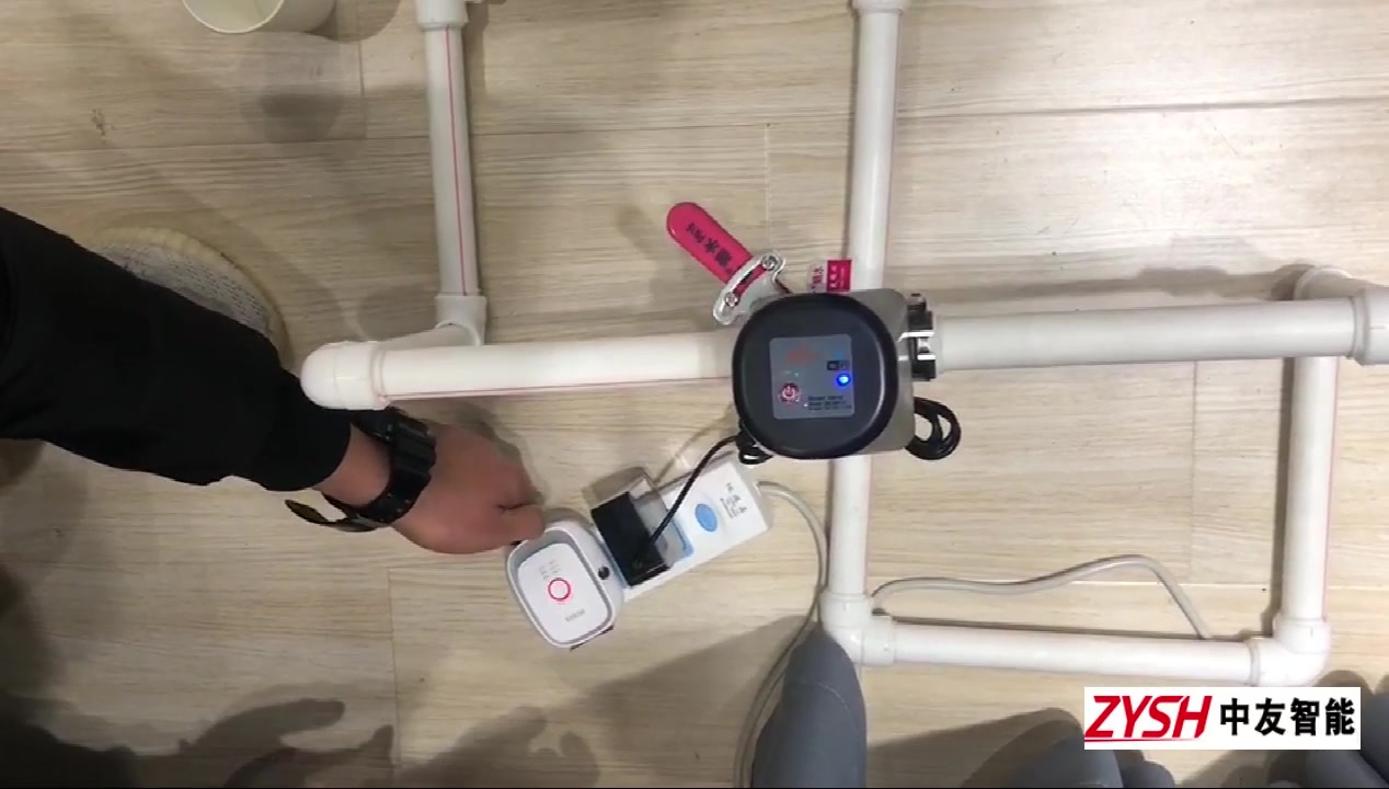 中友智能家居智能燃气报警器自动关闭阀门实验