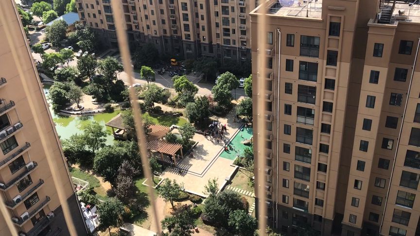 听说有小区业务联合把物业换掉,你们小区物业怎么样?