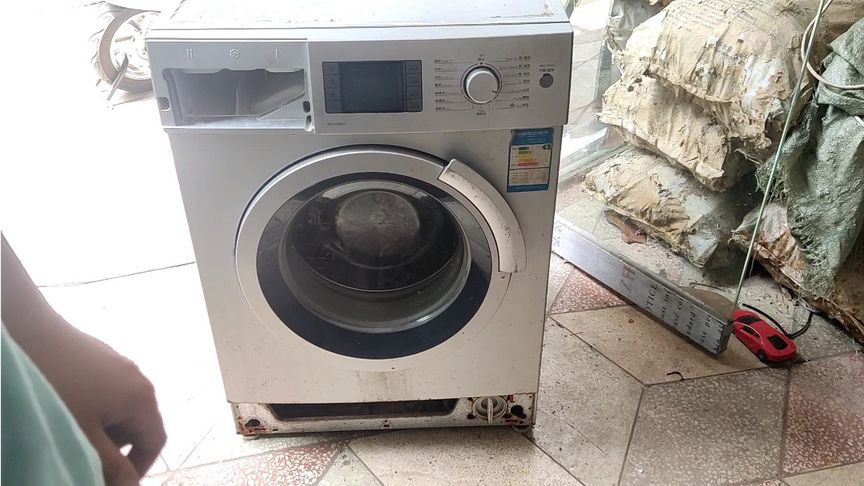 梁师傅教你更换滚筒洗衣机门锁的方法,学会自已也可以修洗衣机