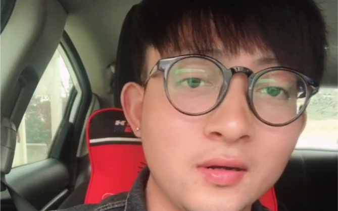 暖阳下我迎芬芳是谁家的姑娘