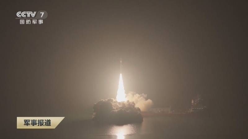 [军事报道]我国成功发射微厘空间02组卫星