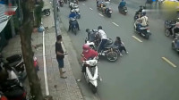 两辆车同时逆行,下一秒事故发生了,这个责任该谁负?