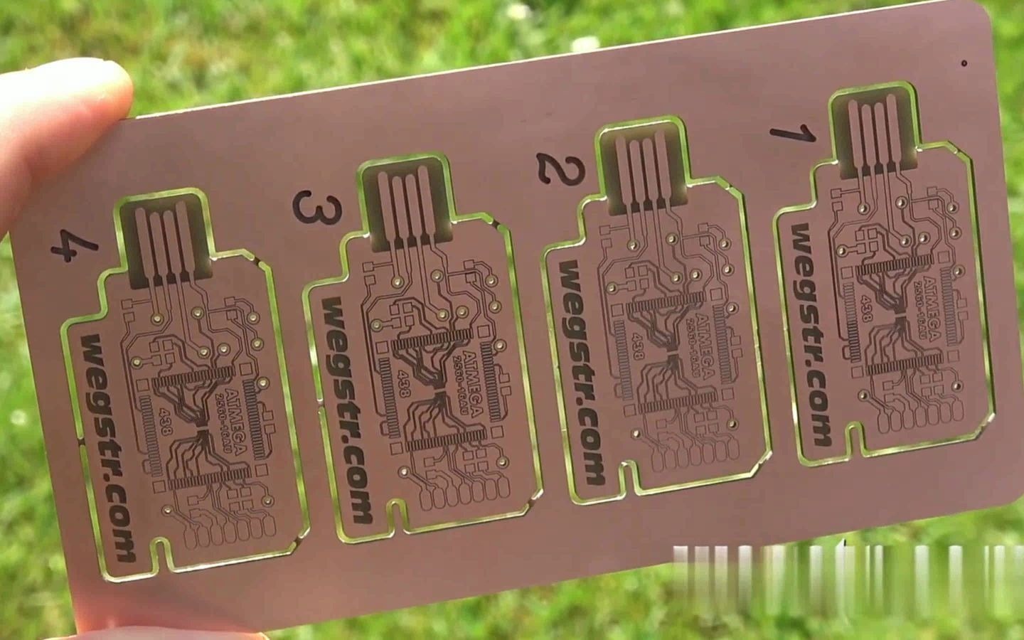PCB双面板雕刻机制作全流程,带你见识不一样的PCB制作方法!
