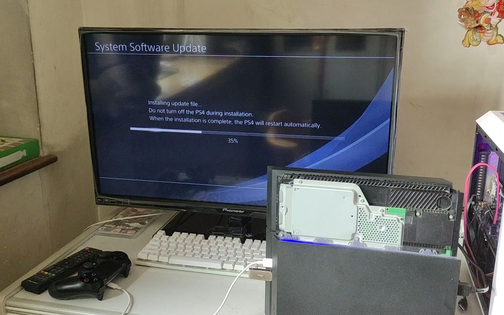 PS4主机内置西部数据160G硬盘并安装系统(第一期)