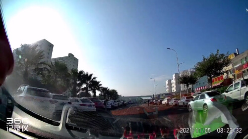 虚惊一场!还好汽车有主动刹车