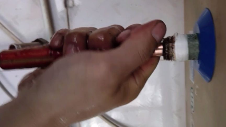 电热水器 拆机安装 放水 排污