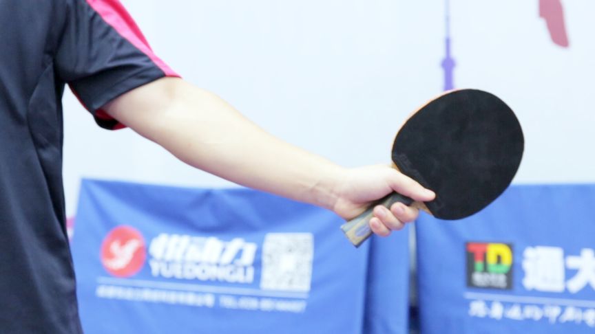 打乒乓球怎么握拍?两种握拍方法了解一下