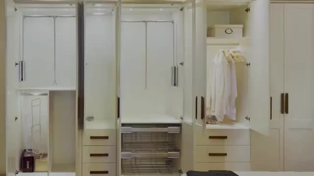 尚益达门窗:铝合金框安装