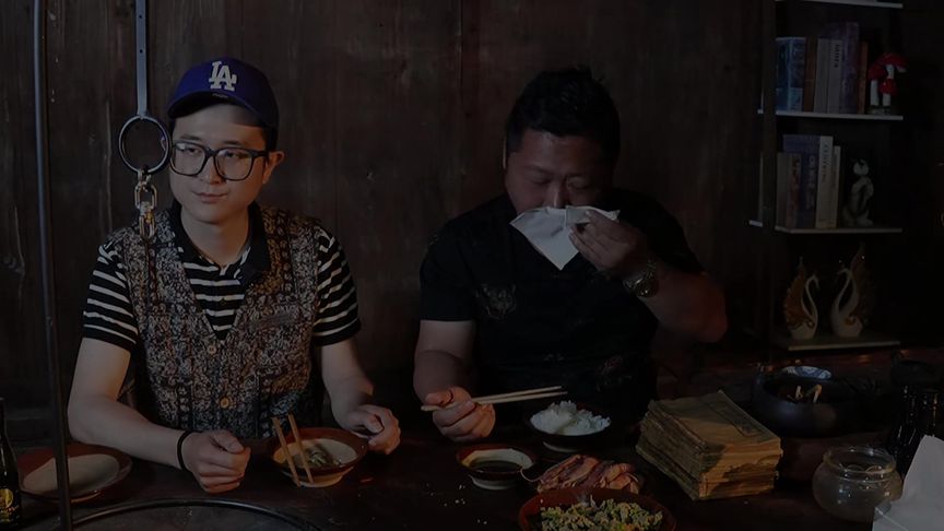 原来棕榈树的籽也能吃，结果。。。只怪自己吃的快！