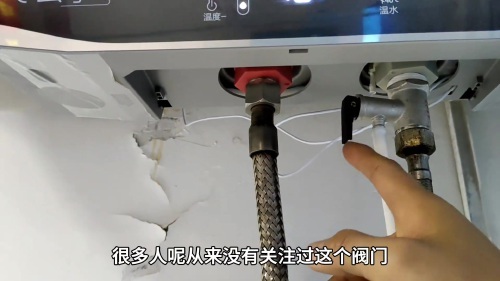 电热水器正确用法,建议每个月检查一下这个部位,不然离爆炸不远
